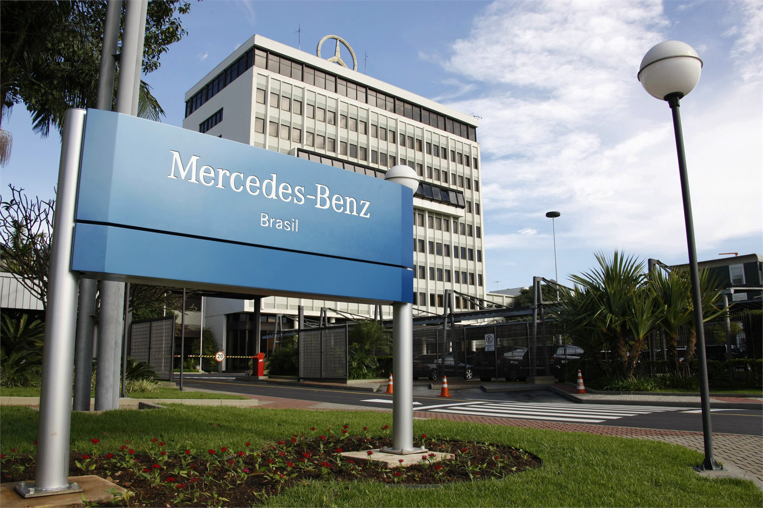 Mercedes-Benz Trucks nombra a un nuevo CEO para Brasil y América Latina ...
